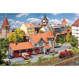 Faller - Town Hall with Fire Station - Kit - 20.6 x 9.5 x 12cm - 272-232194