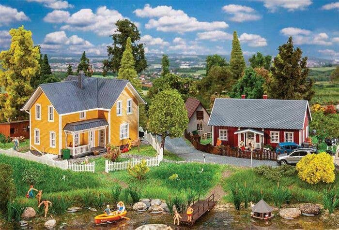 Faller - 2 Swedish Houses - Kit - 272-130604