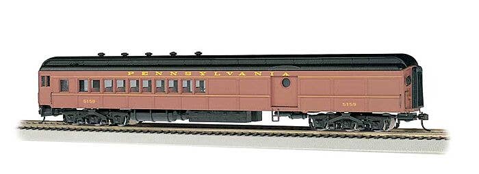 Bachmann - 72' Heavyweight Combine w/Round Door Window - Ready to Run ...
