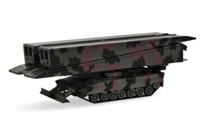 Herpa - Bridge-Laying Tank - Assembled - 26M (camouflage) - 326-746854