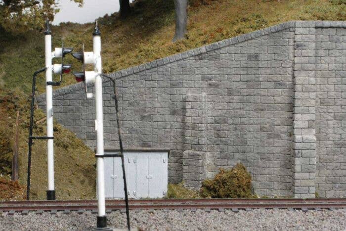 AIM - Bridge Abutment Wing Walls - Cut Stone pkg(2) - 110-102