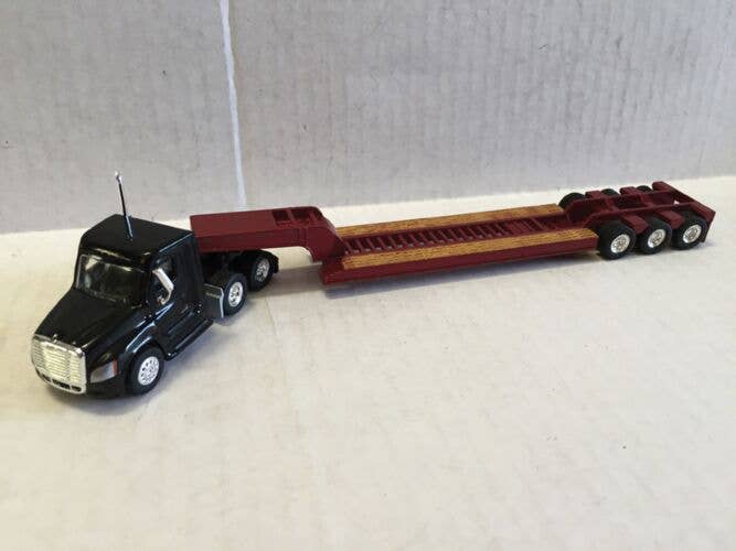TnS - Cascadia Day Cab Tractor w/Lowboy Trailer - Assembled - Walthers ...