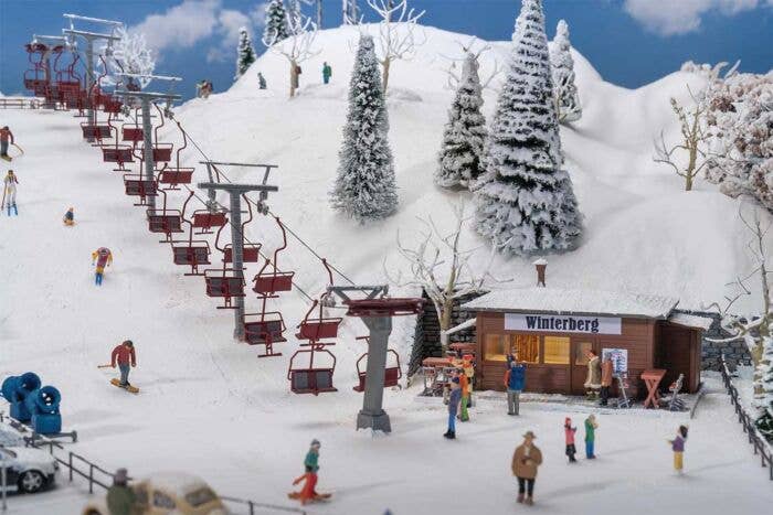 Faller - Chairlift/Ski Lift - Kit - 24 Chairs, Ticket Kiosk, 4 Chair ...