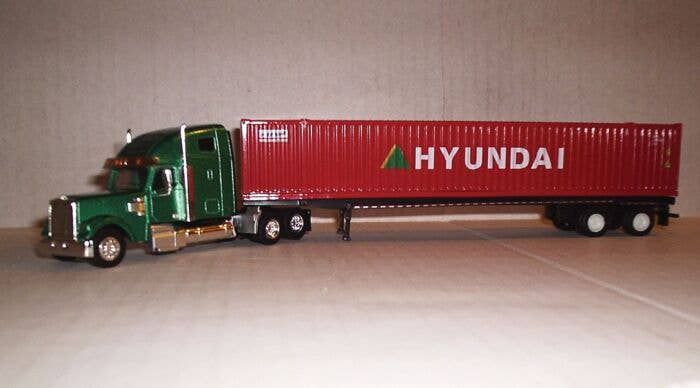 HLP - Coronado Highroof w/53' Container Chassis & Load - Assembled ...
