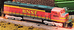 Lionel - Diesel Powered SD70MAC Widecab - BNSF #9869 (green, orange ...