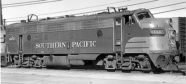 Intermount - EMD FP7 Phase I w/DCC - Southern Pacific (gray, red) - 85 ...