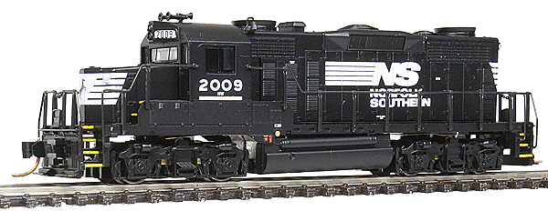 Walthers - EMD GP20 Low Hood - Standard DC - PROTO N(TM) - Norfolk Southern #2009 (black, white ...
