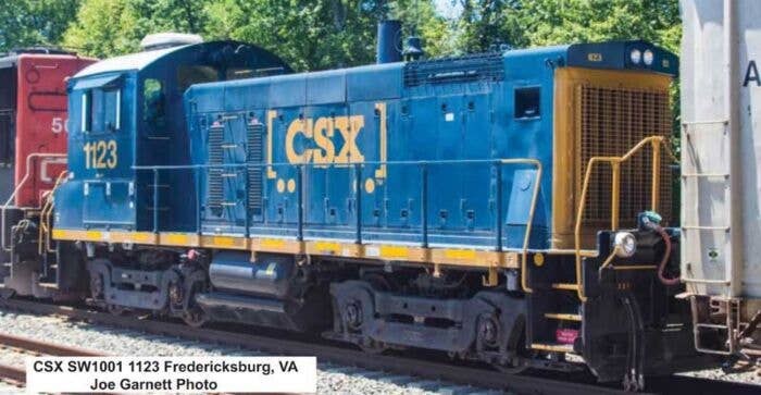 Bowser - EMD SW1001 - Standard DC - CSX #1124 (YN3B, blue, yellow ...