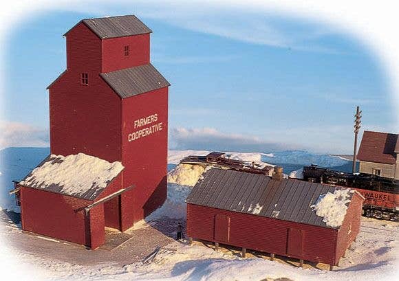 Walthers Farmer S Co Op Rural Grain Elevator Kit Elevator 4 3 8
