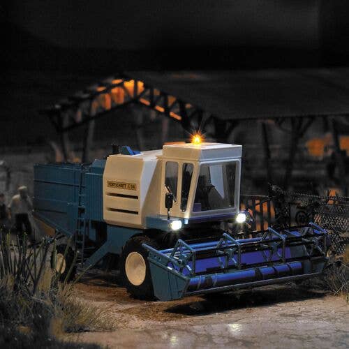 Busch - Fortschritt Combine Harvester w/Working Lights - Assembled ...