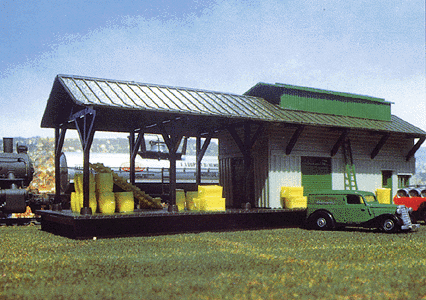 IHC - Freight Station w/Loading Platform - 348-3505