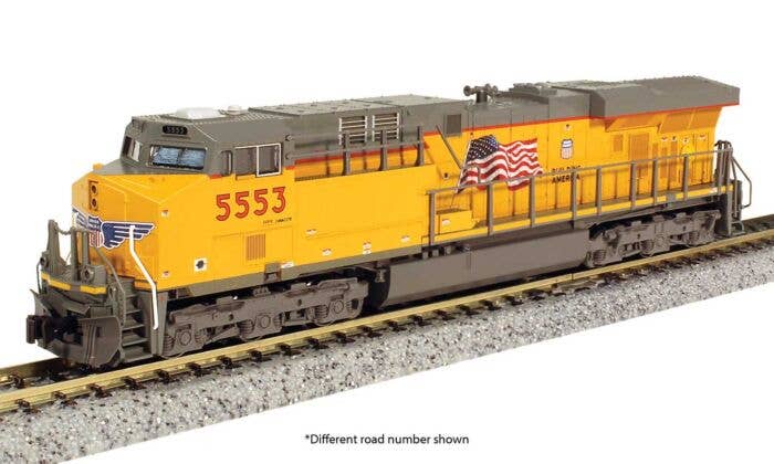 Kato - GE ES44AC GEVO - DCC - Union Pacific #5400 (Armour Yellow, gray, US Flag, Building ...