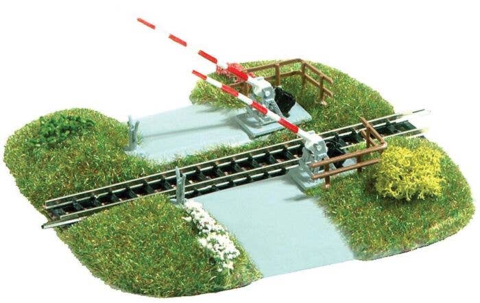 n scale level crossing