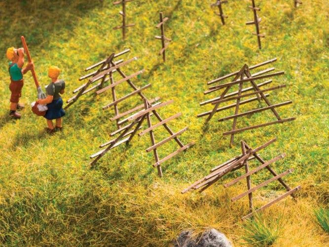 Noch - Hay-Drying Racks - Laser-Cut Minis - 44 Assorted Pieces - 528-14251