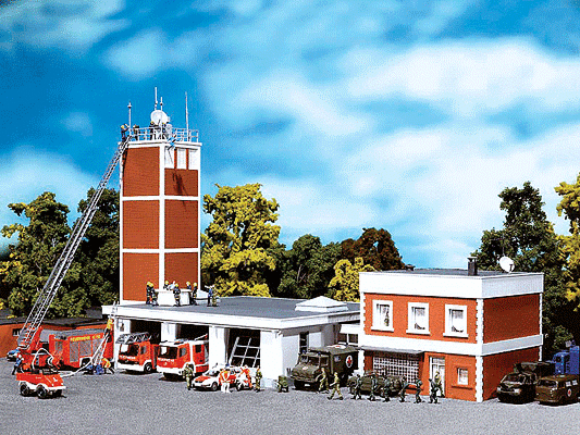 Faller - Military Fire Station - 21-3/8 x 8-3/8 x 11-1/4" 53.5 x 21.1 x ...