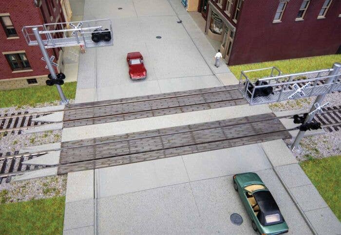 Walthers - Modern Wood Grade Crossing w/Rerailer Ends - Kit - 948-83113