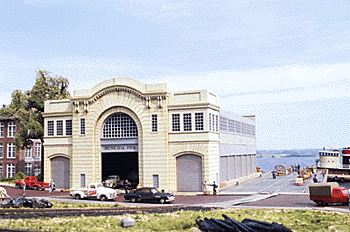 Walthers - Pier Terminal - Kit - 12 x 16 x 7-1/4" 30 x 40 x 18.1cm ...