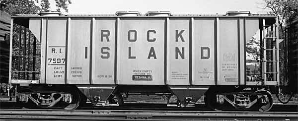 Kadee - Pullman-Standard PS-2 2-Bay Covered Hopper - Ready to Run ...