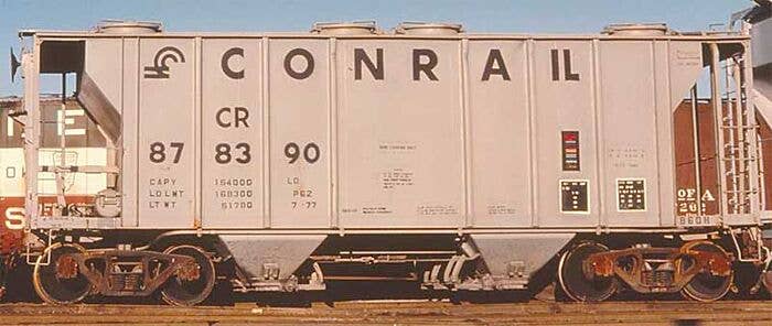 Kadee - Pullman-Standard PS-2 2-Bay Covered Hopper - Ready to Run ...