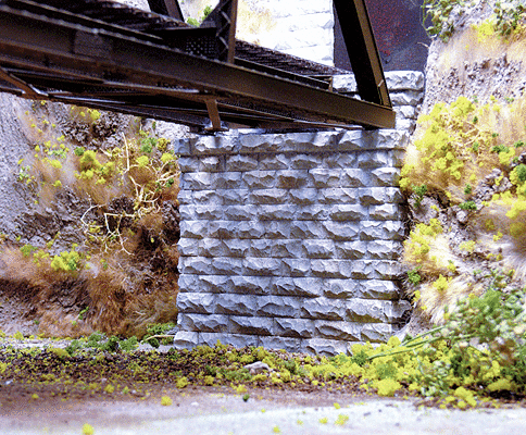 Chooch - Single-Track Cut Stone Bridge Abutment - 1-3/4 x 5/8 x 2-1/4 ...