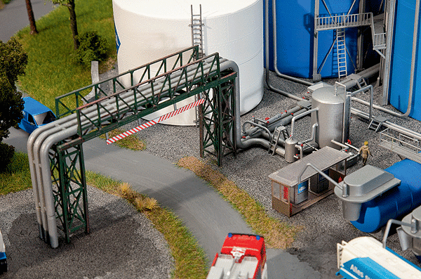 Faller - Tank Farm Piping & Filling Plant - Kit - 272-130487