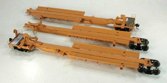 Bowser - Trinity RAF 33C 3-Unit Spine Car - Ready to Run - Executive Line - Trailer Train TTAX ...