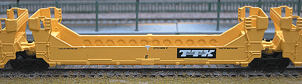 Deluxe - Twinstack 5-Unit Intermodal Car w/Knuckle Couplers - TTX #2 ...
