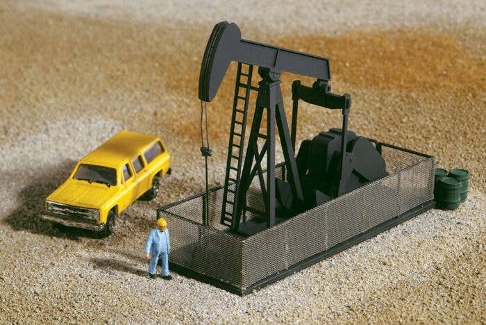 Walthers - Walking Beam-Horse Head Oil Pump - Kit - 2-3/4 x 1 x 1-13/16 ...