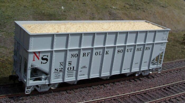 Motrak - Wood Chip Load 2-Pack - Fits Athearn/MDC Roundhouse 40' 3-Bay ...
